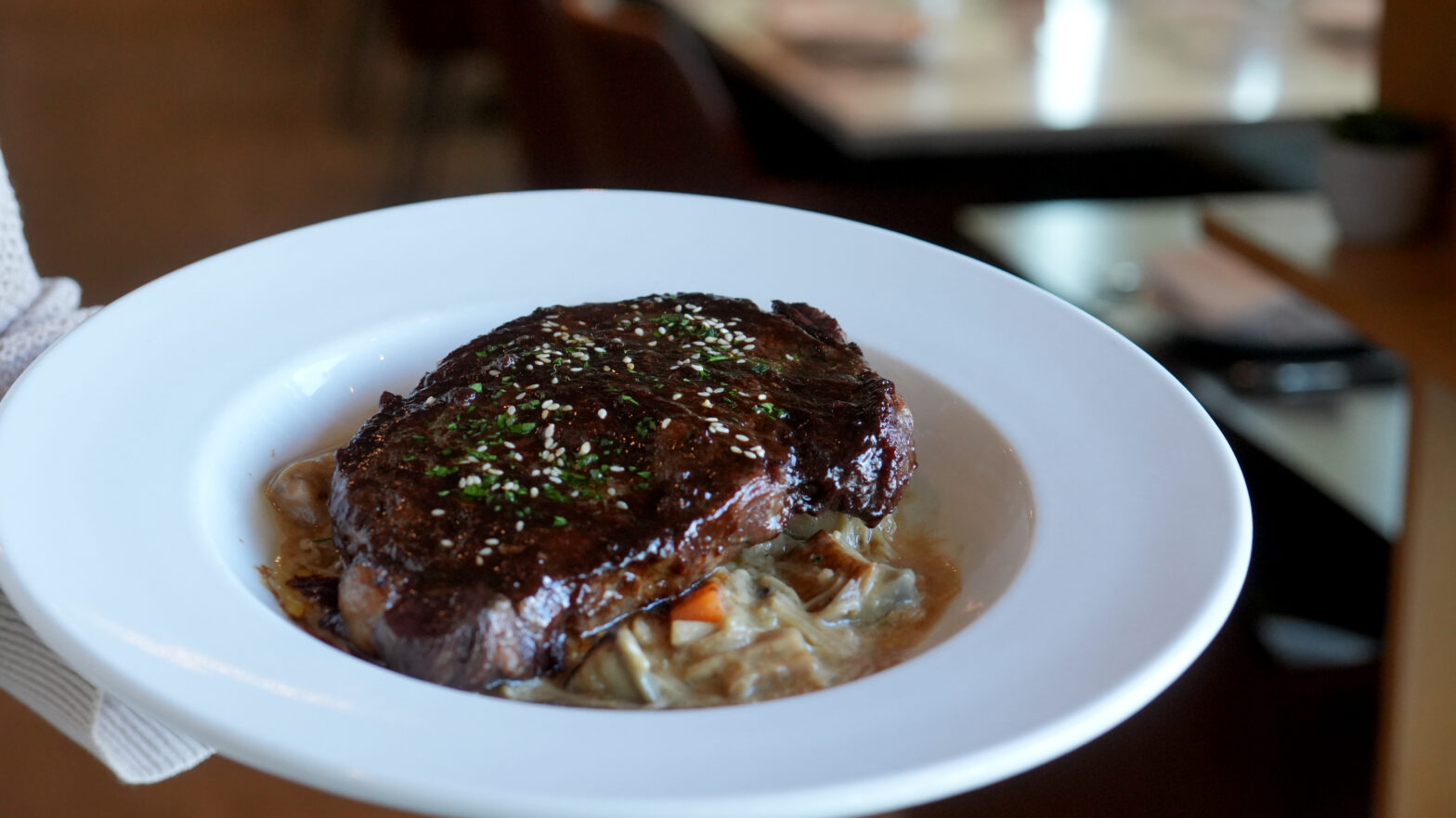 MW レストラン – MW Restaurant- 】｜ショーン・モリスの新ハワイ食べある記｜ライトハウス・ハワイの生活＆観光情報